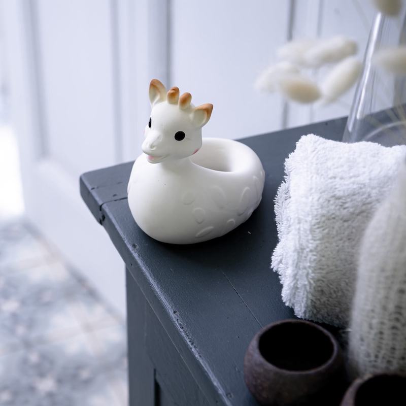 So Pure Sophie the Giraffe Bath Toy | Mamiina